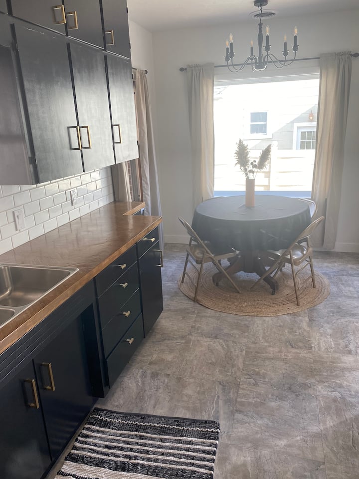 The Ogallala Brick House- Fenced Backyard! - Lake McConaughy, Ogallala