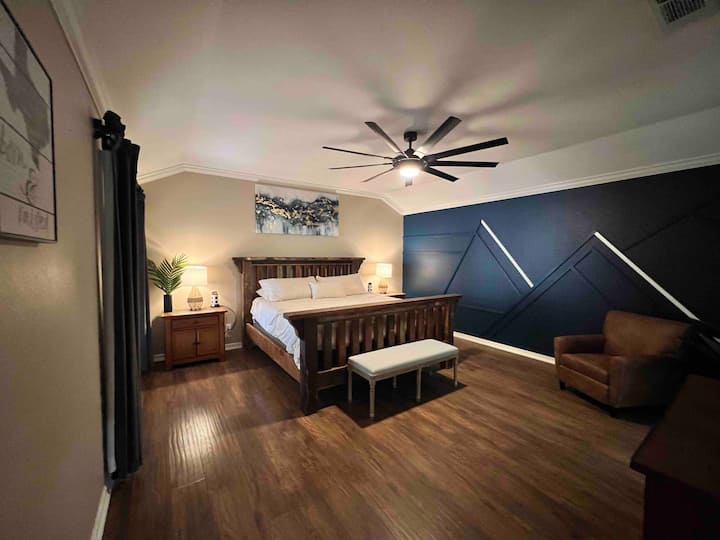 Recently Renovated Home By A Popular Park! - Midland, TX