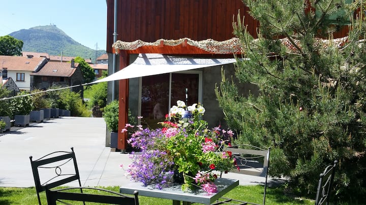 Le Vulcan ***  65 M2  Vue Sur Le Puy De Dôme - Orcines