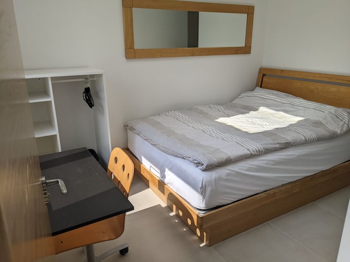 "Studio Nine" - Modern, Central, Easy Access - Oxfordshire