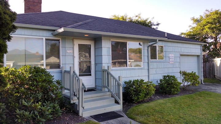 Downing House (Pet Friendly) - Seaside, OR