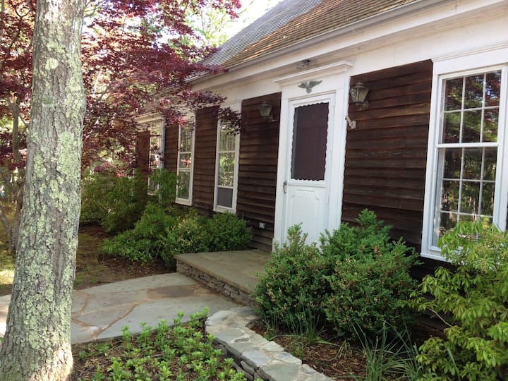 E. Hampton Private Room W Sep. Entrance. New Pool! - East Hampton, NY