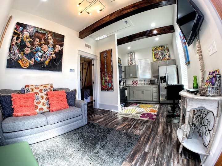 Uptown Eclectic Artist Apt, 10 Mins To Fq 73 - Gretna, LA