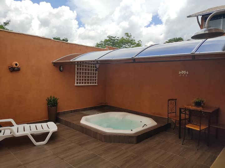 Loft Dos Rosas 5 - Com Hidro (Rosa Vermelha) - Pirenópolis