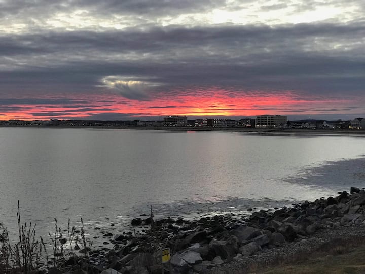 Newly Renovated Hampton Beach Cottage Rental - Hampton, NH