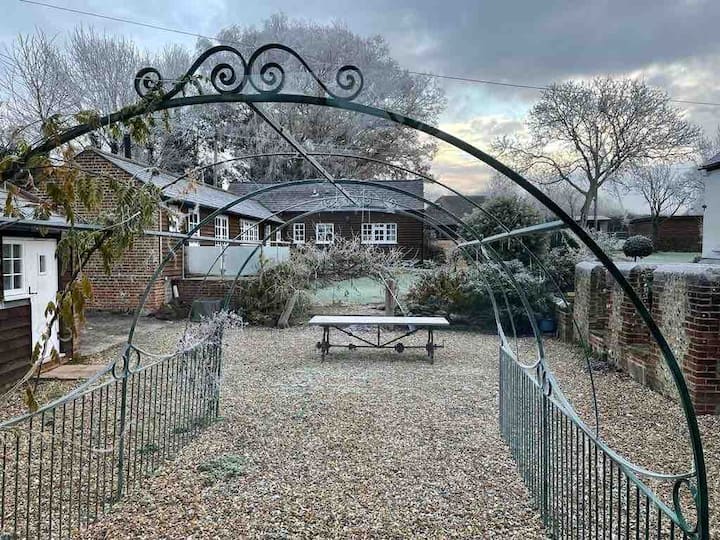 River Cottage- Rural Retreat With Log Burner. - Knepp Castle Estate