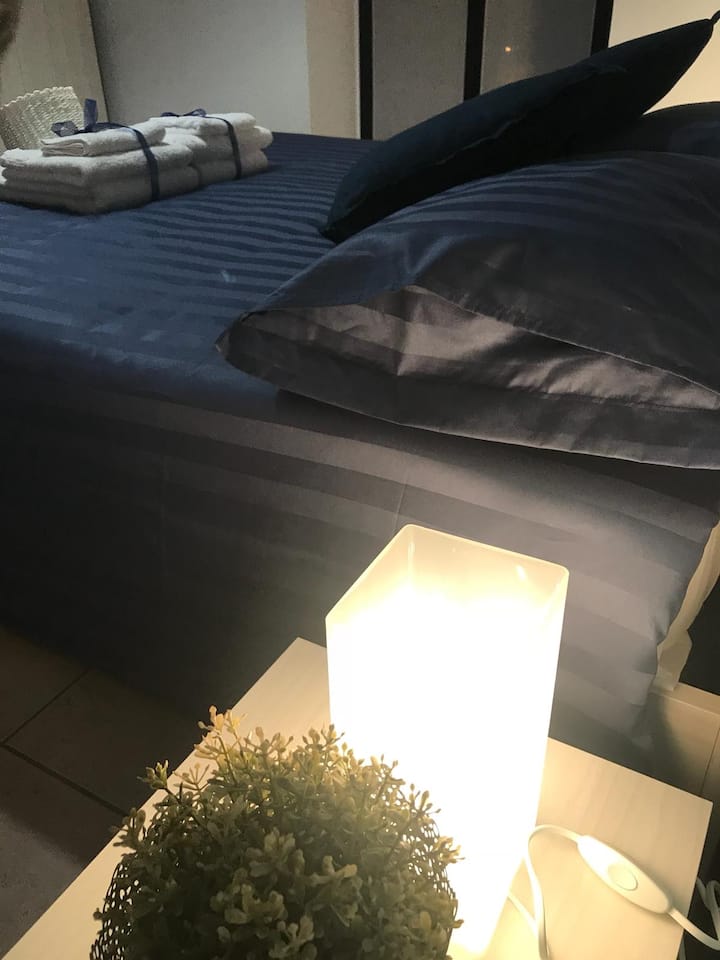 Sofia: Matrimoniale Bagno Privato Cucina E Garage - Borgomanero