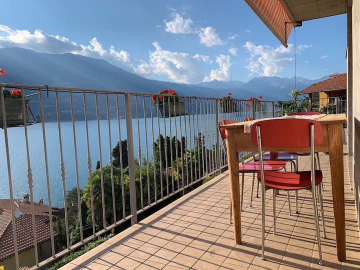 Breathtaking View Over The Lake - Varenna