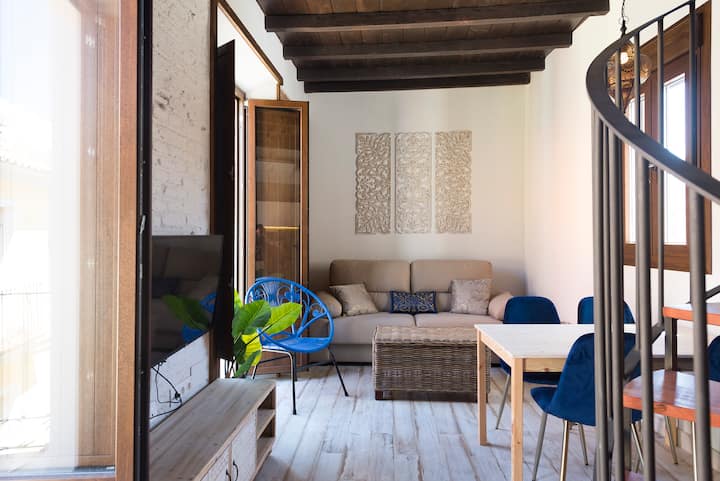 2c. ÁTico Duplex Con Terraza Y Jacuzzi Privado - Málaga