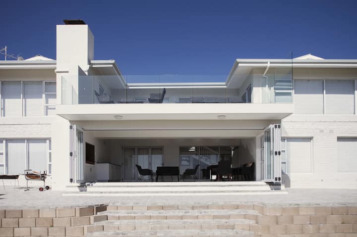 Yzerfontein Home With Ocean Views - Yzerfontein
