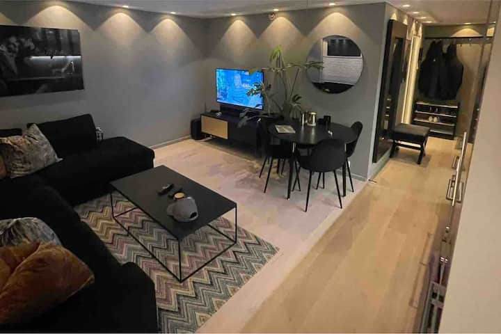 Central Apartment, 2 Bedroom, Free Indoor Parking - Oslo