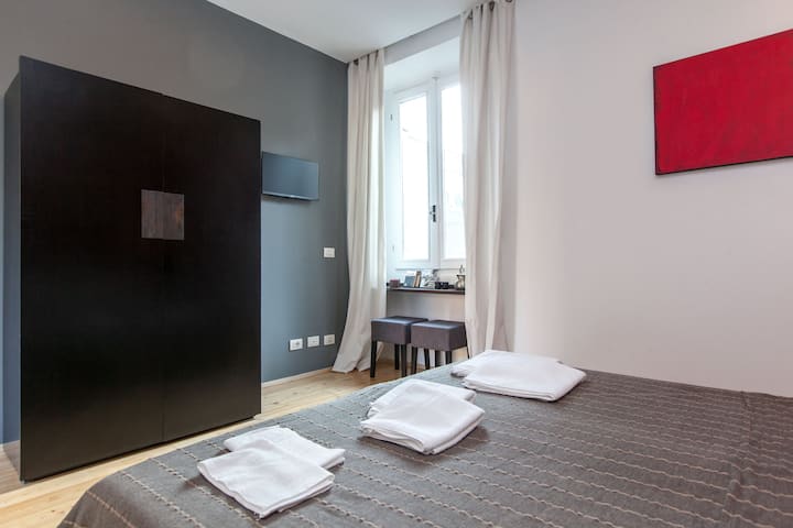 Chic & Cheap Apt 2 In Porta Venezia - Milan