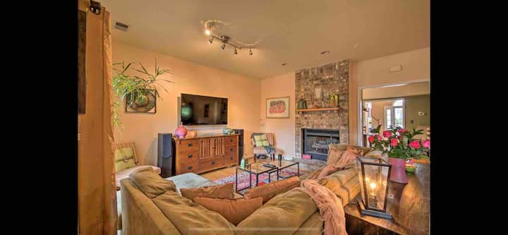 Spacious 4br In Germantown | 5 Min To Broadway - Nashville, TN