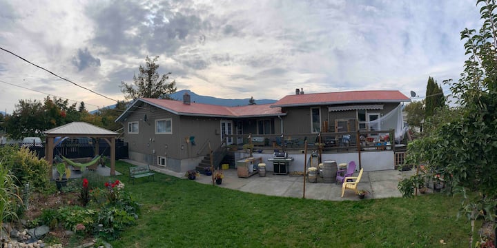 Kim’s Downtown Nakusp 2 Bedroom Suite - Nakusp