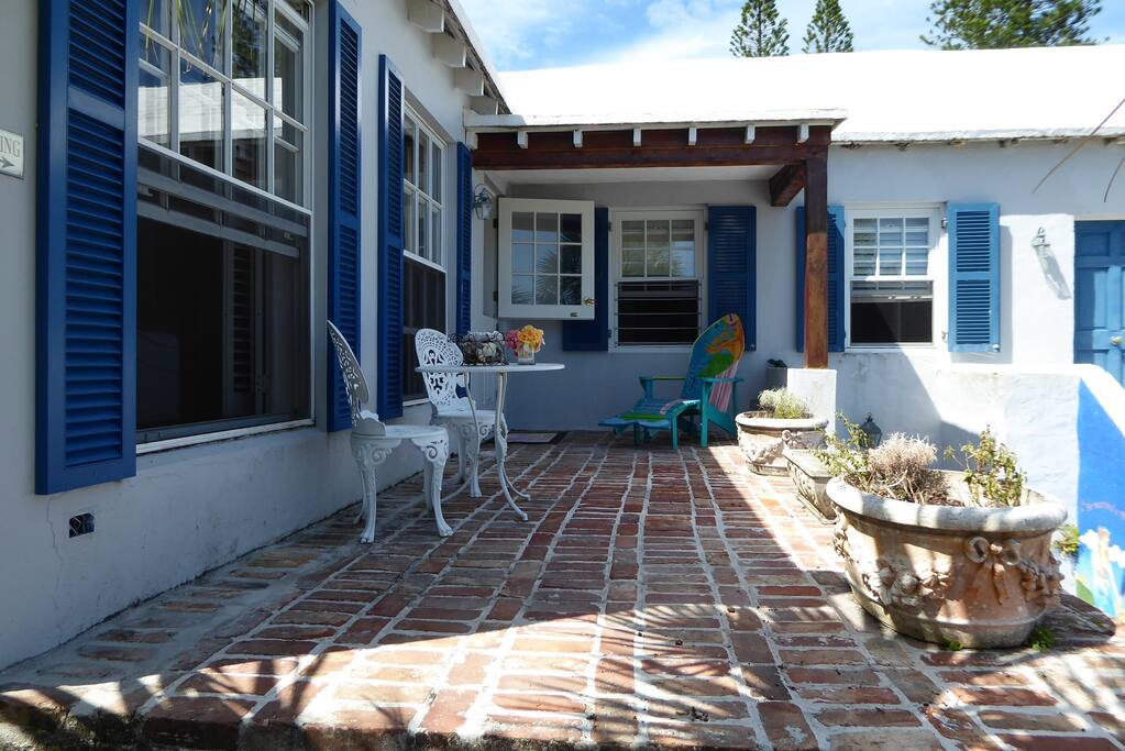 Spithead Lodge's East Wing - Guest suites for Rent in Warwick, Warwick ...