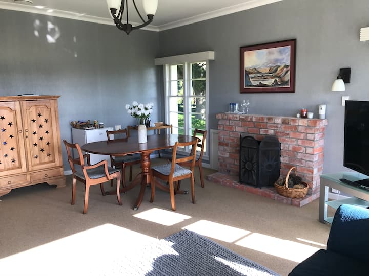 Cloverlea B & B Farmstay - Entire Guest Wing - Te Awamutu