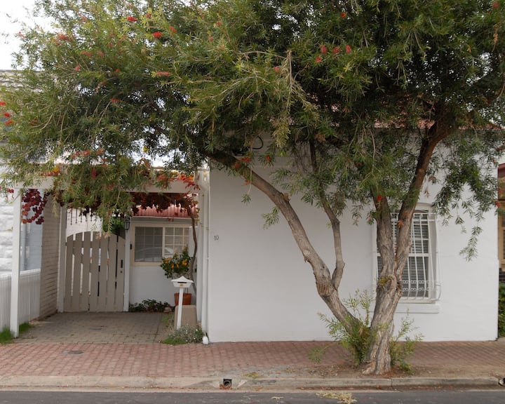 Mary's Cottage - Adelaide