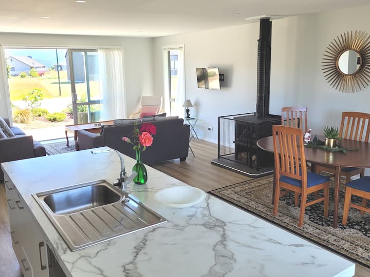 Fiordland Lakes Cottage - Te Anau