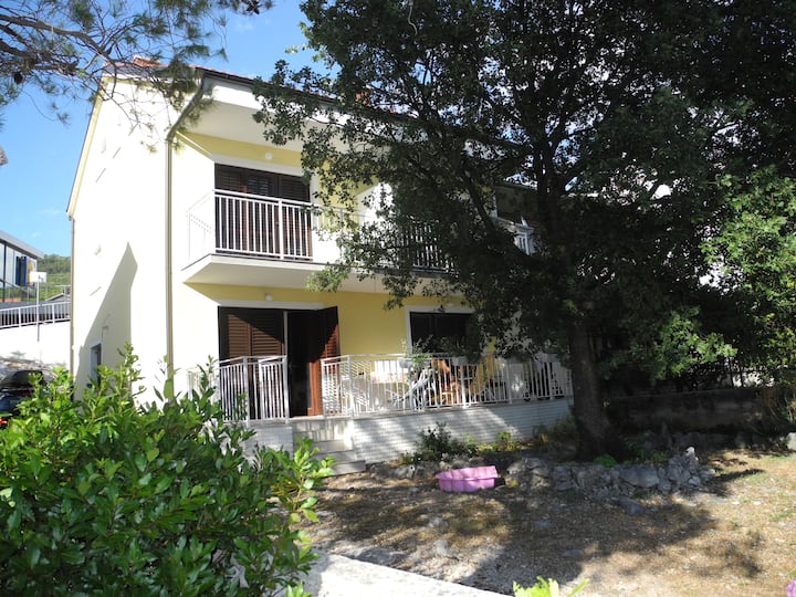 Nives V Apartment In Crikvenica For 2-3 Persons - Crikvenica