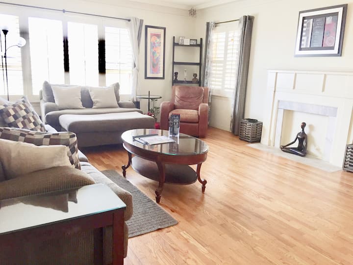 Very Spacious Bright Cozy Home. - West Hollywood, CA