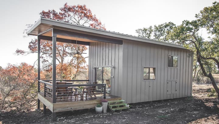 ↞Modern Hill Country Tiny Cabin 2 W/ Loft & Light↠ - Dripping Springs, TX