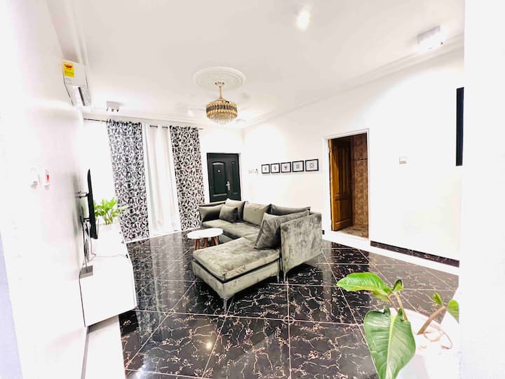 Modern 2-bedrooms Apartment Near Labadi Beach - Ghana