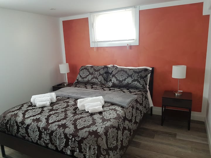 Chic Bachelor 5 Min From Attractions. Free Parking - Niagara Falls