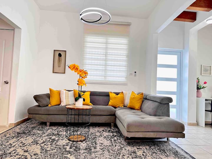 La Casa De Ada-near To Beaches/airport - San Juan