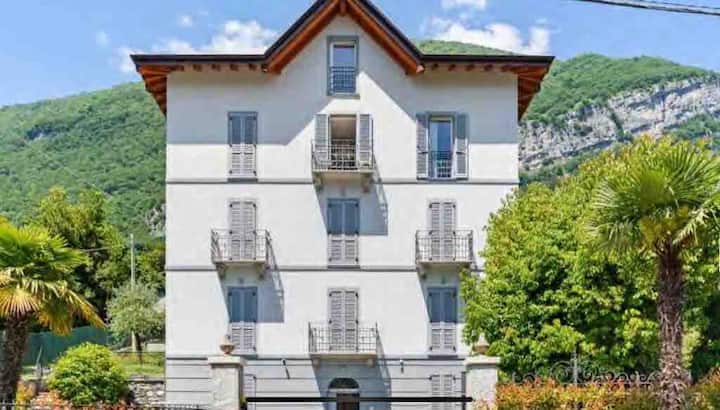 Panoramic Attic  Located In A Villa - Lake Como