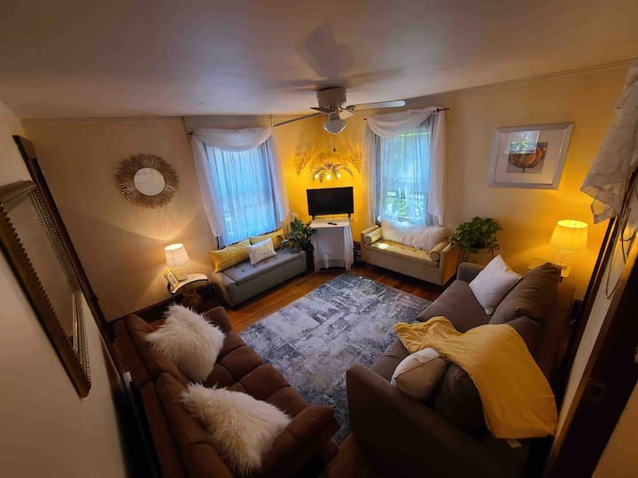 Two Bedroom Apartment - Boston Marathon