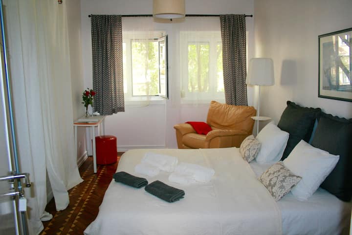 Lisbon, Private Twin Room In Apartment - Lisbona