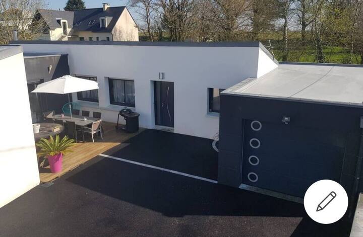 Grand Plein Pied Avec Piscine Chauffée - Douarnenez