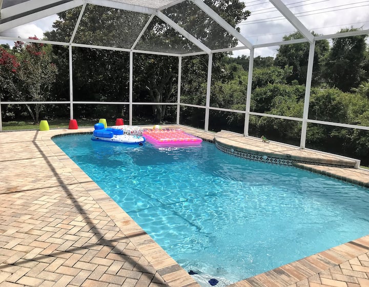 Bright 4 Bdr Safety Harbor Villa With Pool - Clearwater, FL