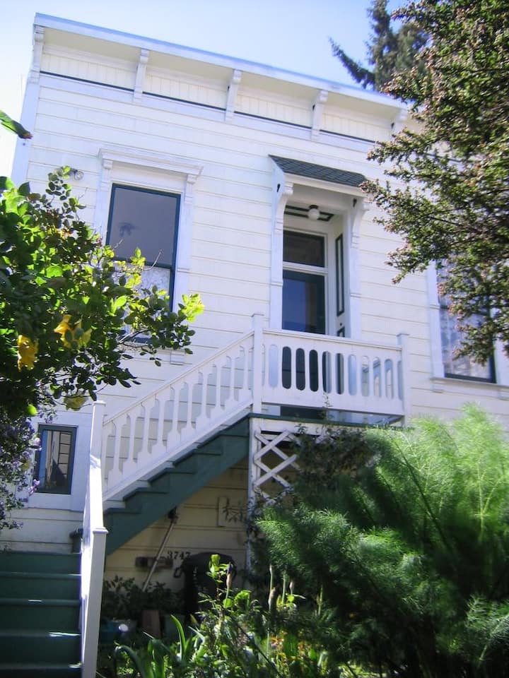 Charming Cottage Near Dolores Park - San Francisco, CA