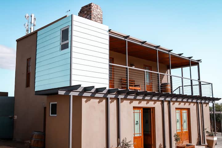 Captain's Quarters Self-catering Flat - Municipalità locale di Oudtshoorn