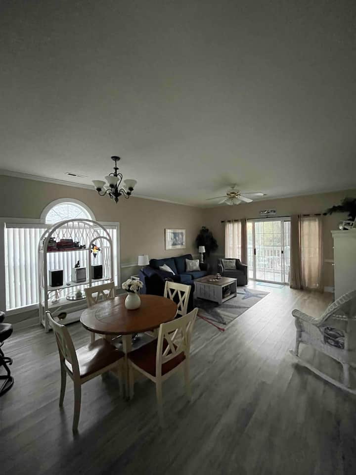 Close Enough To The Beach But Far Enough From All Of The Noise! No Pet Fee! - Myrtle Beach, SC