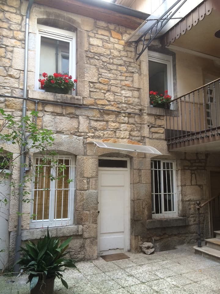 Studio Central Et Calme Avec Cour Charmante - Besançon