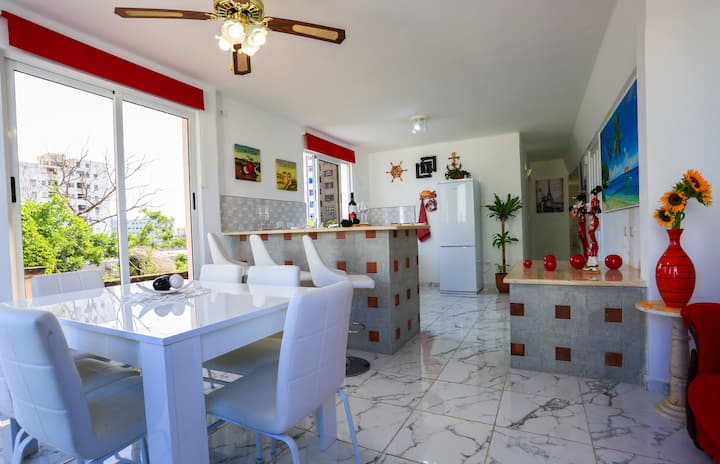 La Piccola Amalfi (En El Corazon Del Vedado) - Havana