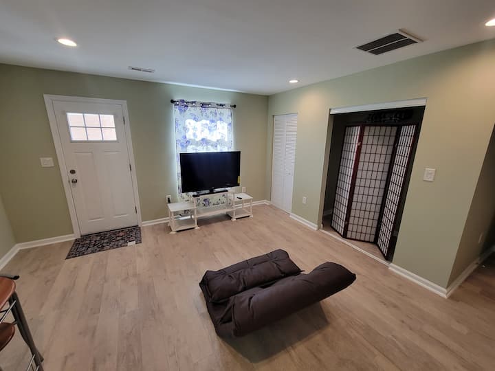 Studio Apartment In Winchester - Shenandoah Apple Blossom Festival