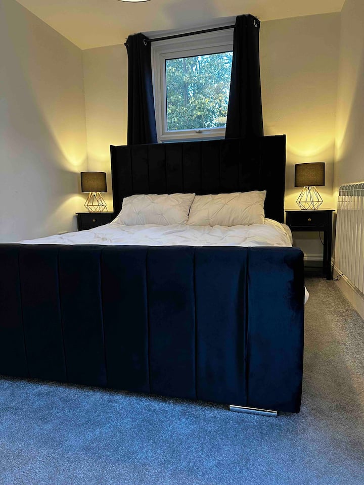 Entire Boutique King Bed Flat Near Town Center - Colchester