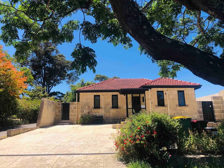 Town View Cottage In The Heart Of Margaret River - Margaret River
