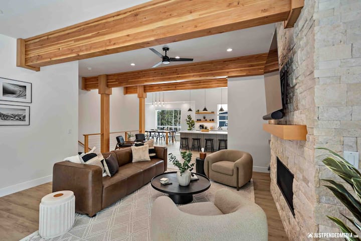 Girdwood Ski Condo W/ Sauna & Game Room - Girdwood, AK
