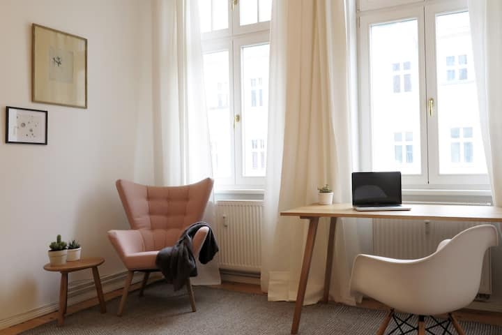 Comfortable And Bright Apartment - Berlin