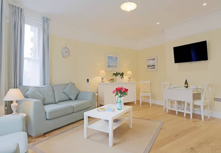 The Pier - Luxury Hotel Style, Central Apartment With Fantastic Sea Views - Southwold