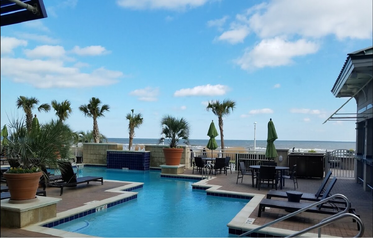 Virginia Beach Vacation Rentals with a Pool - Virginia, United States ...