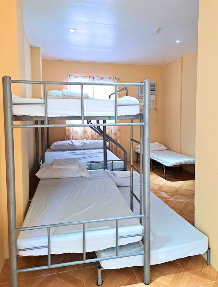 Villa 12( Room With Tv, Aircon & Cr) - Anda