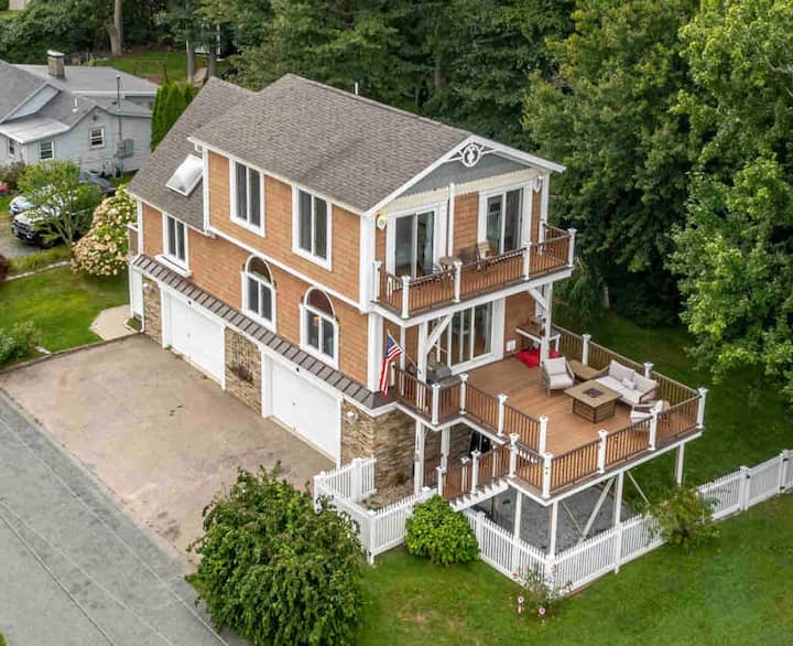 Bonnet Shores Water View House - Walk To The Beach - Rhode Island