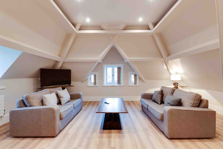 Liverpool Water Street Deluxe Penthouse Apartment - Cheshire