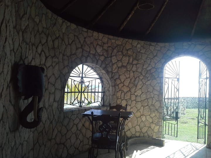 The Belair, Belmont Jamaica - Safari Suite - Cave