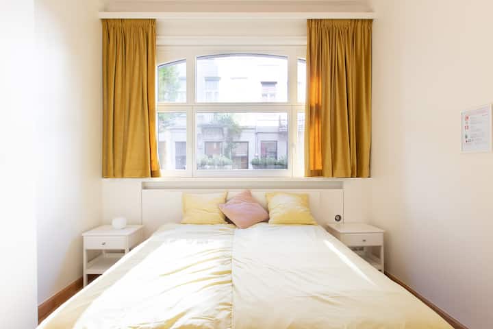 Room Rosalie Loveling, With Private Bathroom! - Centraal Station Antwerpen